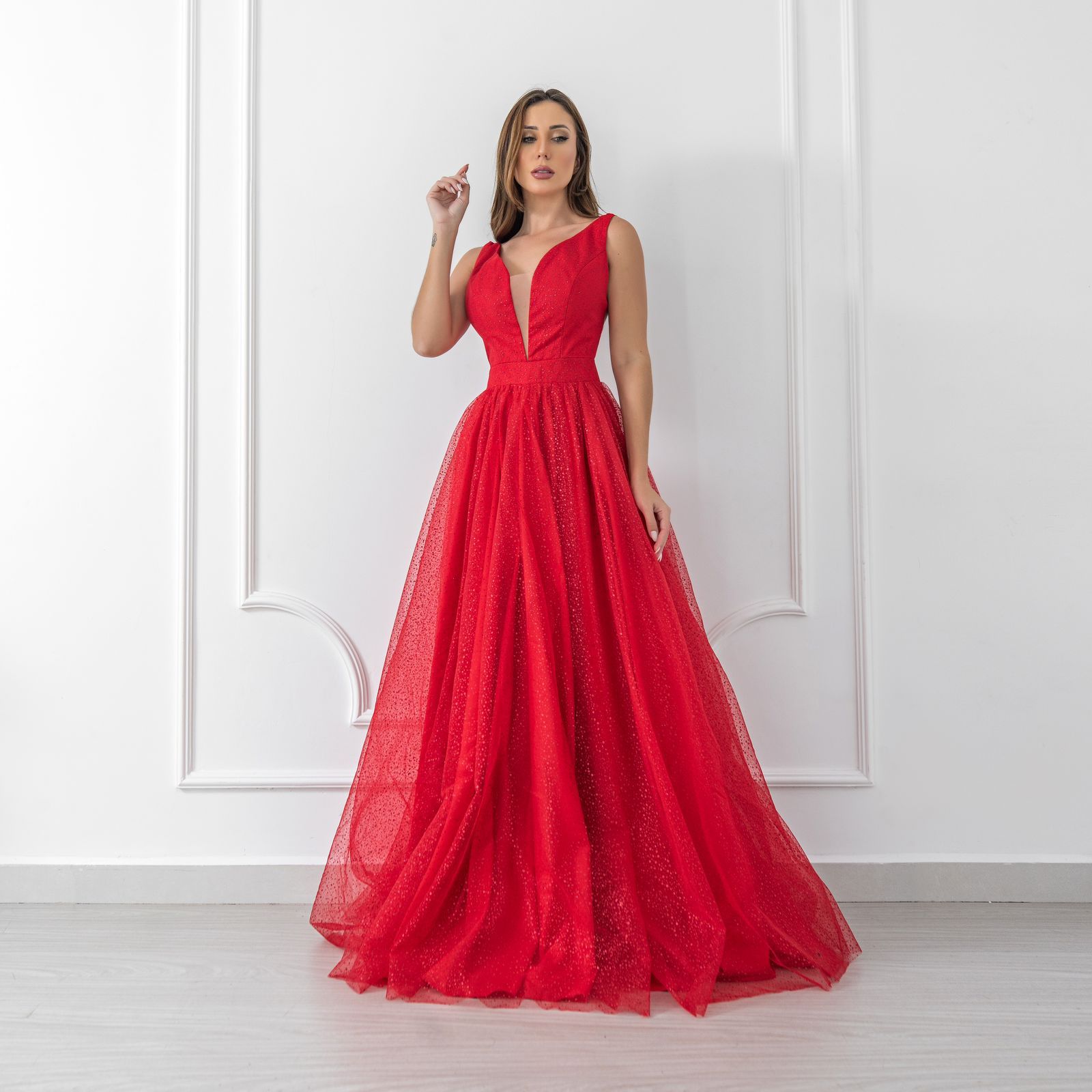Bel Art realiza bazar com vestidos de festa e noiva a partir de R$ 290,00